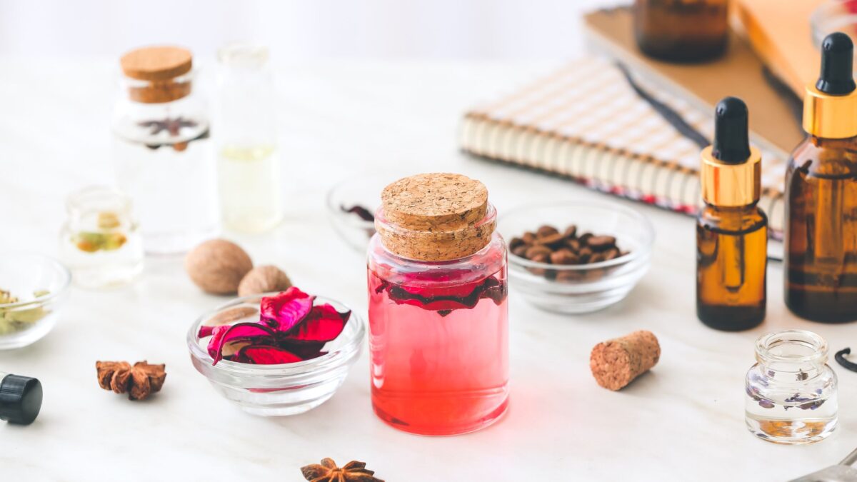 How to Make Perfume Easily at Home with Simple Ingredients ...
